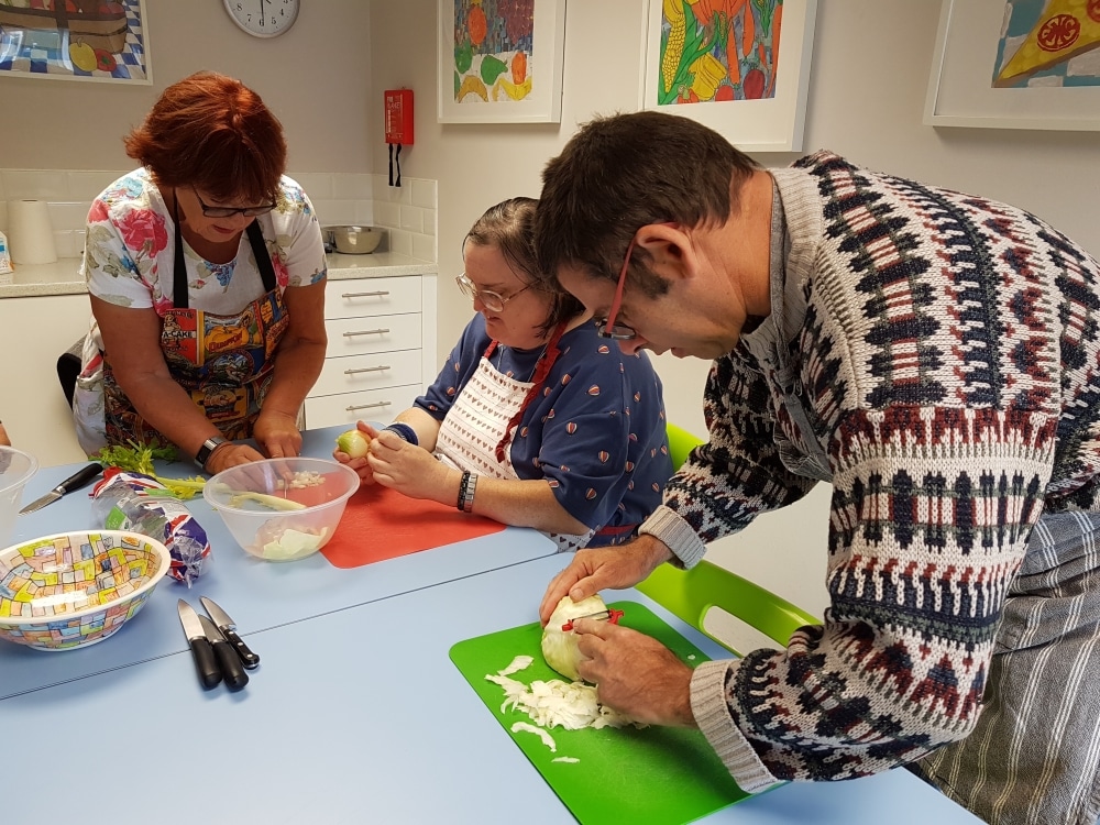 Dishing out healthy advice on eating